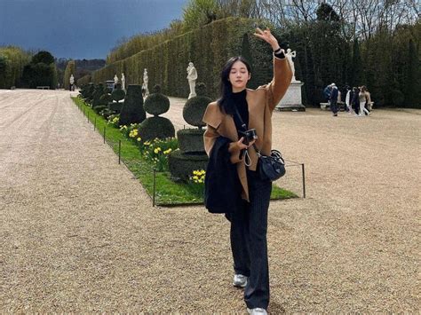 9 Momen Aktris Korea Roh Yoon Seo Saat Di Paris Idn Times