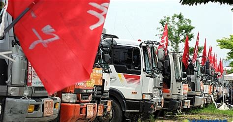 총파업 들어간 덤프트럭