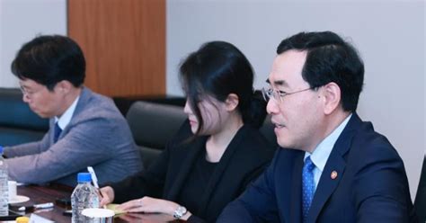 이창양 6월 무역수지 흑자 기대단 반도체 수출은 아직 어려워