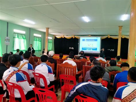 မိုင်းတုံ၌ မြို့နယ်‌ရွေးကောက်ပွဲကော်မရှင်အဖွဲ့ခွဲရုံးမှ‌ အဖွဲ့ဝင်များနှင့် ရပ်ကျေးစာရေးများပူးပေ