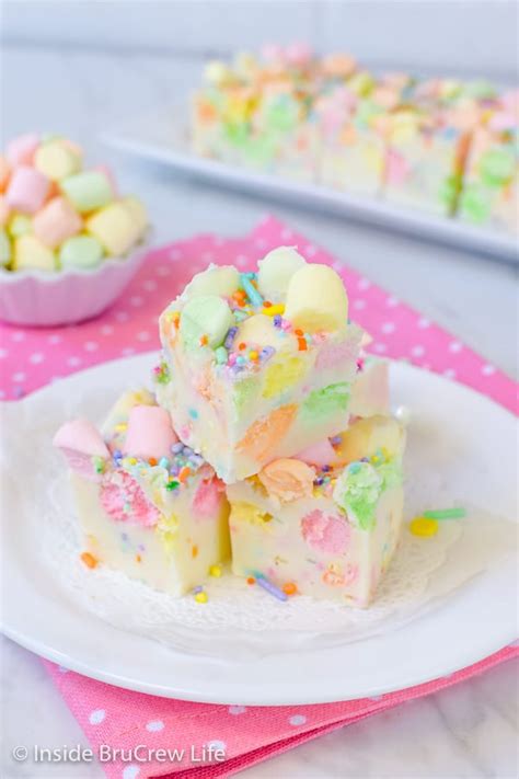 Easy Fruity Marshmallow Fudge Recipe - Inside BruCrew Life