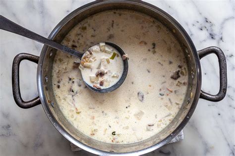 Classic New England Clam Chowder Recipe