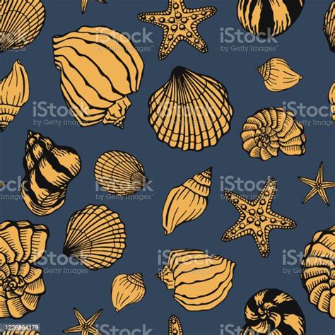 조개와 불가사리와 원활한 패턴 해양 배경입니다 스케치 스타일로 손으로 그린 벡터 일러스트레이션 인사말 초대장 색칠 공부 책 섬유