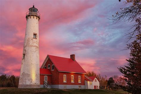 Secrets Of Michigans Great Lakes Lighthouses Touristsecrets