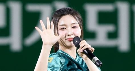 [et포토] 버스터즈 지은 청량한 액션