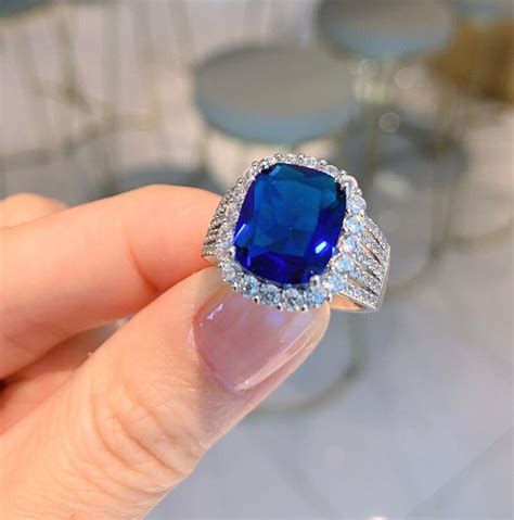 Sapphire Ring T
