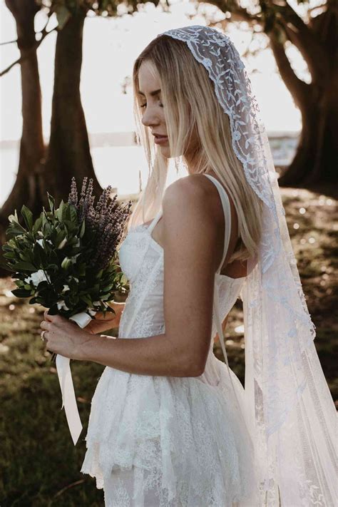 20 Ways To Style Straight Hair For Your Wedding