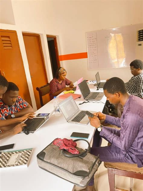 Larvaacademy Learn How To Code And Design For Just