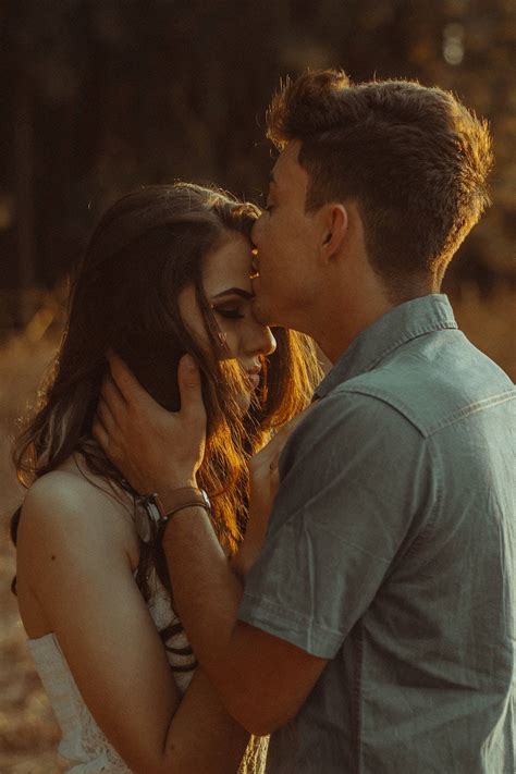 Download Kissing Love Cute Couple Wallpaper