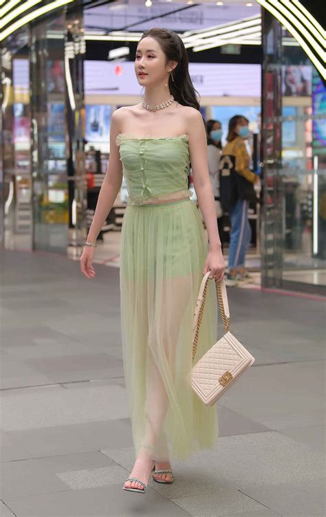 J 高挑的美人儿图片 街拍鸭