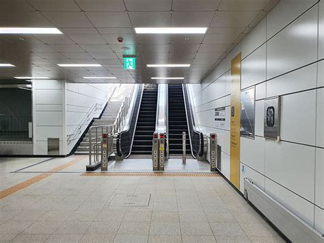 신중동역 5번 출구 에스컬레이터 설치… 이용객 편의 증진