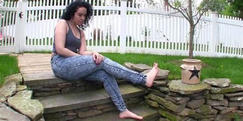 JENNI EVIE Barefoot In Jeans Tnaflix Com
