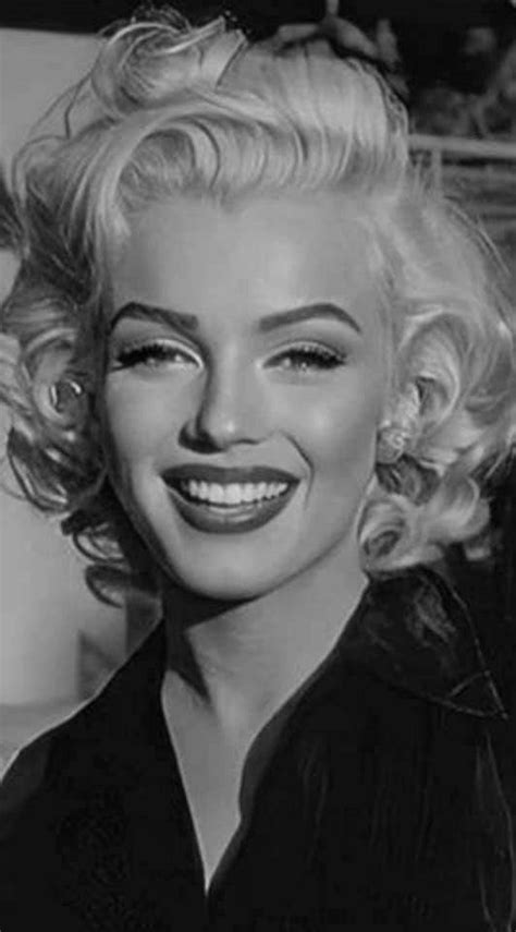 A Girl Doesnt Need Anyone Who Doesnt Need Her Marilyn Monroe In