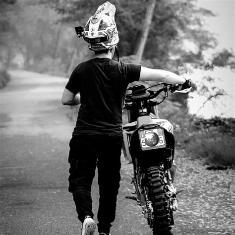 Pasqualini Davide • Threads Say More