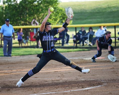 Collins Maxwell Outlasts Colo Nesco 7 0 In The 1a Region 5 Softball Quarterfinals