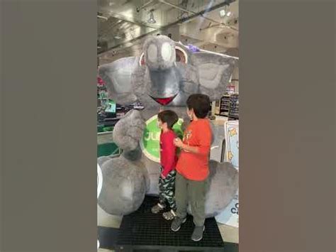 Con El Elefante De Jumbo Youtube