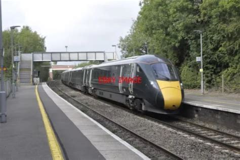 Photo Gwr Class 800 Unit Queen Victoria At Aldermaston Station £190