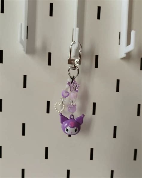 Kuromi ⁠ بگ چارم کرومی از سانریو 💜 با متریال استیل ساخته شده آویز کرومی زنگوله داره و جیلینگ