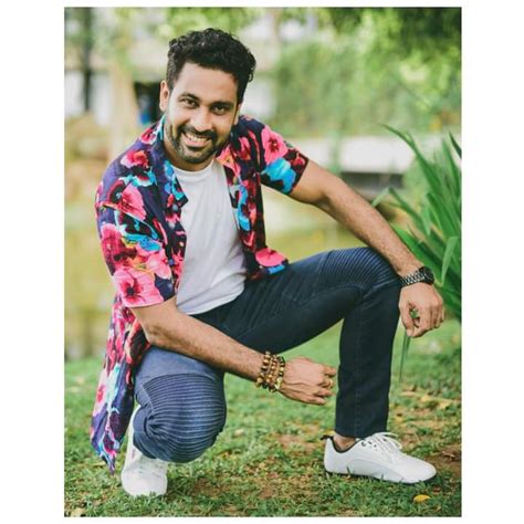 සරාගි නළු අනූජ් රණසිංහගේ විවාහ මංගල්‍යය සැප්තැම්බර් මාසයේ ඔහු අත