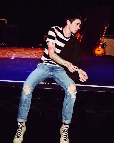 Pop Punk Mens Fashion Mgk Converse Drake Bell Tattoos Levis 501 Jeans