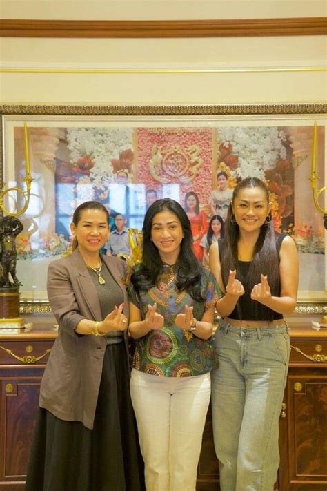 លោកជំទាវអ្នកឧកញ៉ា ម៉ៅ ចំណាន គិតម៉េង ប្រធានសមាគមសិល្បករខ្មែរ សម្របសម្រួលបញ្ចប់ជម្លោះរវាងអ្នកនាង