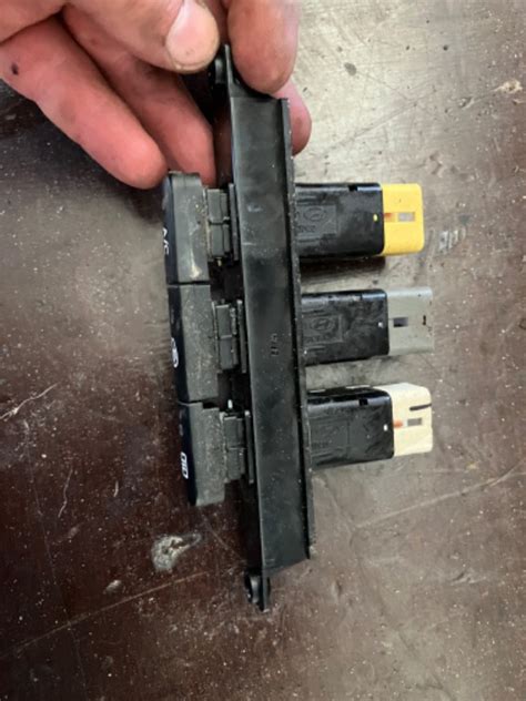 Panou Buton Ac Buton Dezaburire Buton Recirculare Aer Hyundai I10 2009