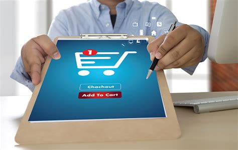 비즈니스 사람들이 기술을 전자 상거래 인터넷 글로벌 마케팅 구매 계획 및 은행 개념 사용 금융에 대한 스톡 사진 및 기타 이미지 금융 기업 재무와 산업 노트북