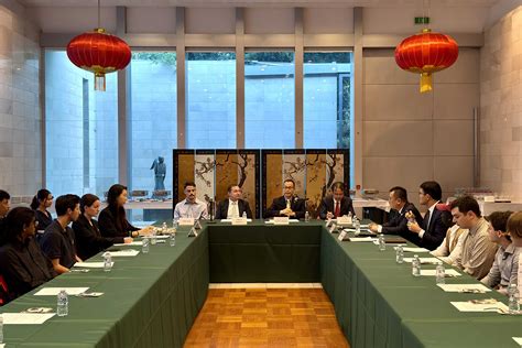 驻珀斯总领馆举办 外交青年说”座谈会