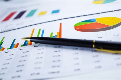 차트 그래프 스프레드시트 종이 금융 개발 은행 계정 통계 투자 분석 연구 데이터 경제 증권 거래소 무역 비즈니스 사무실 회사