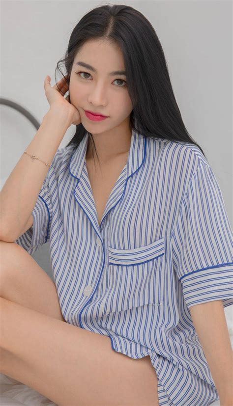 Korean Babe Scrolller