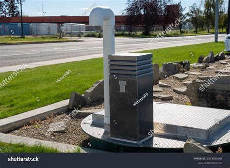 324 Imágenes Fotos De Stock Objetos En 3d Y Vectores Sobre Vent Pipe Manhole Shutterstock