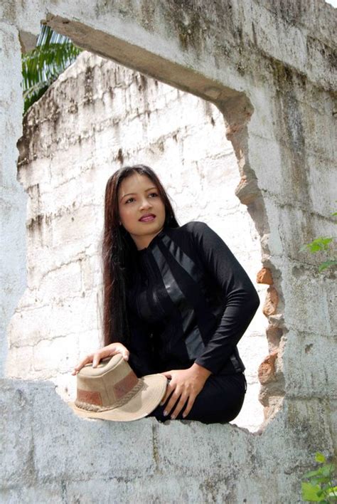 Sri Lankan Girlsceylon Hot Ladieslanka Sexy Girl Sinhala Girls High