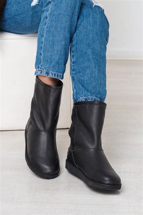 Уггі натуральна шкіра — ціна 2550 грн у каталозі Уггі Купити жіночі речі за доступною ціною на