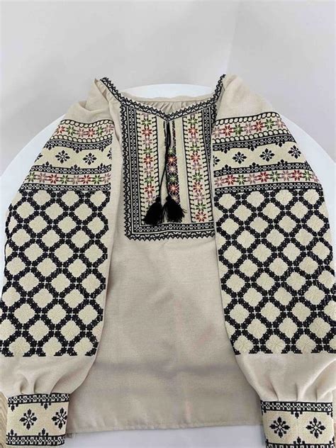 Вишиванка стильна — ціна 2000 грн у каталозі Вишиванки Купити дитячі речі за доступною ціною на