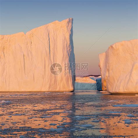 我们星球极地区的自然和景观在冰层之间的科学船上旅行研究全球变暖现象形状和颜色不同寻高清图片下载 正版图片505197188 摄图网