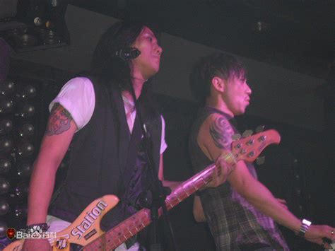 信乐团shin2010年广州莉莉玛莲酒吧生活照 万佳直播吧