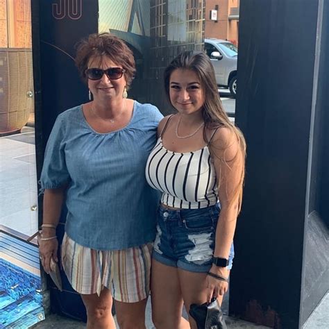 Good Job Mom R2busty2hide