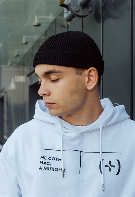 Шапка біні чоловіча Staff Black чорна для підлітка однотонна тепла з відворотом купити