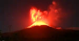 El Volcán Lewotobi De Indonesia Vuelve A Entrar En Erupción Y Escupe