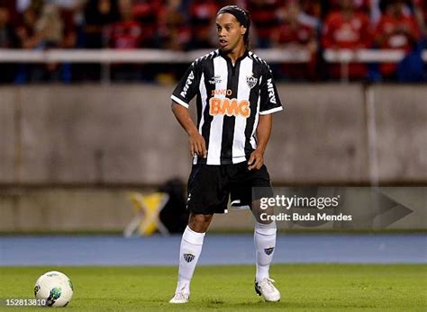 Atletico Mineiro Ronaldinho Gaucho Photos And Premium High Res Pictures