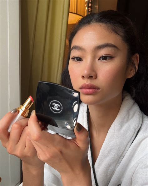 7 Natural Smokey Eye Makeup Looks Are So Easy To Re Create Who What Wear
