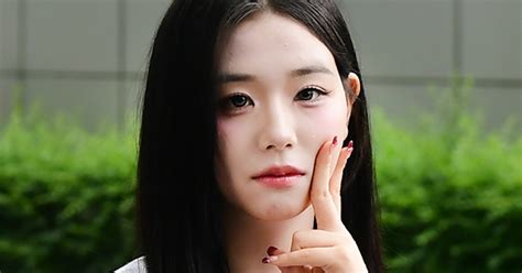 포토 김채연 무표정도 귀여워