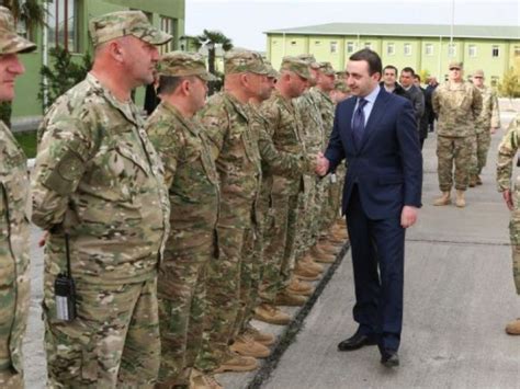 ღარიბაშვილი სავალდებულო სამხედრო სამსახური გადავა მთლიანად თავდაცვის სამინისტროს სისტემაში