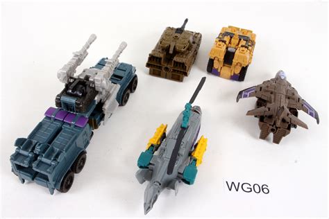 Complete Transformers® Generations Combiner Wars Combiners Bruticus