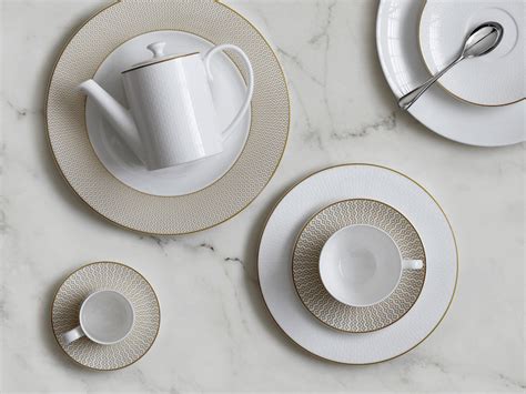 Starlux Showcases First Class Tableware By Clip