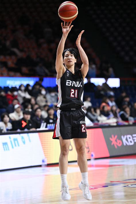 핵심 2명 빠졌다고 사키 21점·김소니아 16점·안혜지 14p 12a…bnk 신한은행 꺾고 2연승