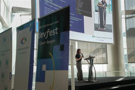 Introducing Data Lakehouse Apache Iceberg — Slides Burasakorn Sabyeying Mils