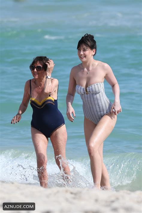 DAISY LOWE Nude AZNude