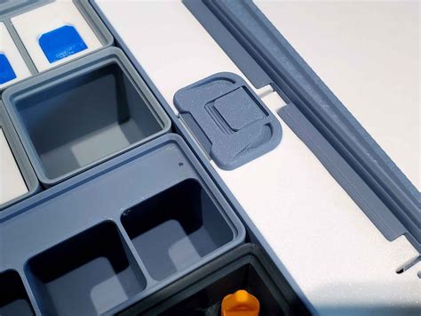 Gridfinity 1x2 3 4 6u 9u And 12u Lidded Bin For Stuff With Latch Version 2 0 By