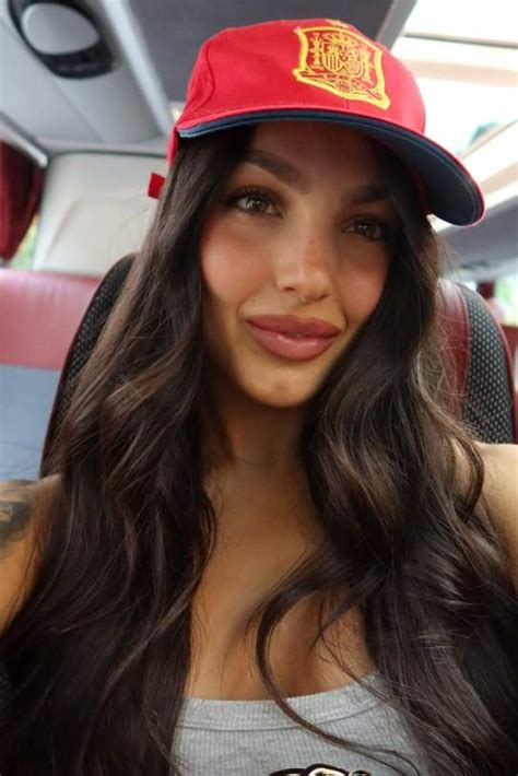 Nico Williams Vacaciones De Ensueño Con Ainhi Su Novia Primeras